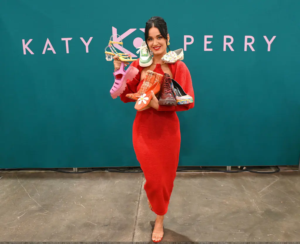 The Spring 2023 Katy Perry Shoe Collection At Project - Photocall - 活动 ...